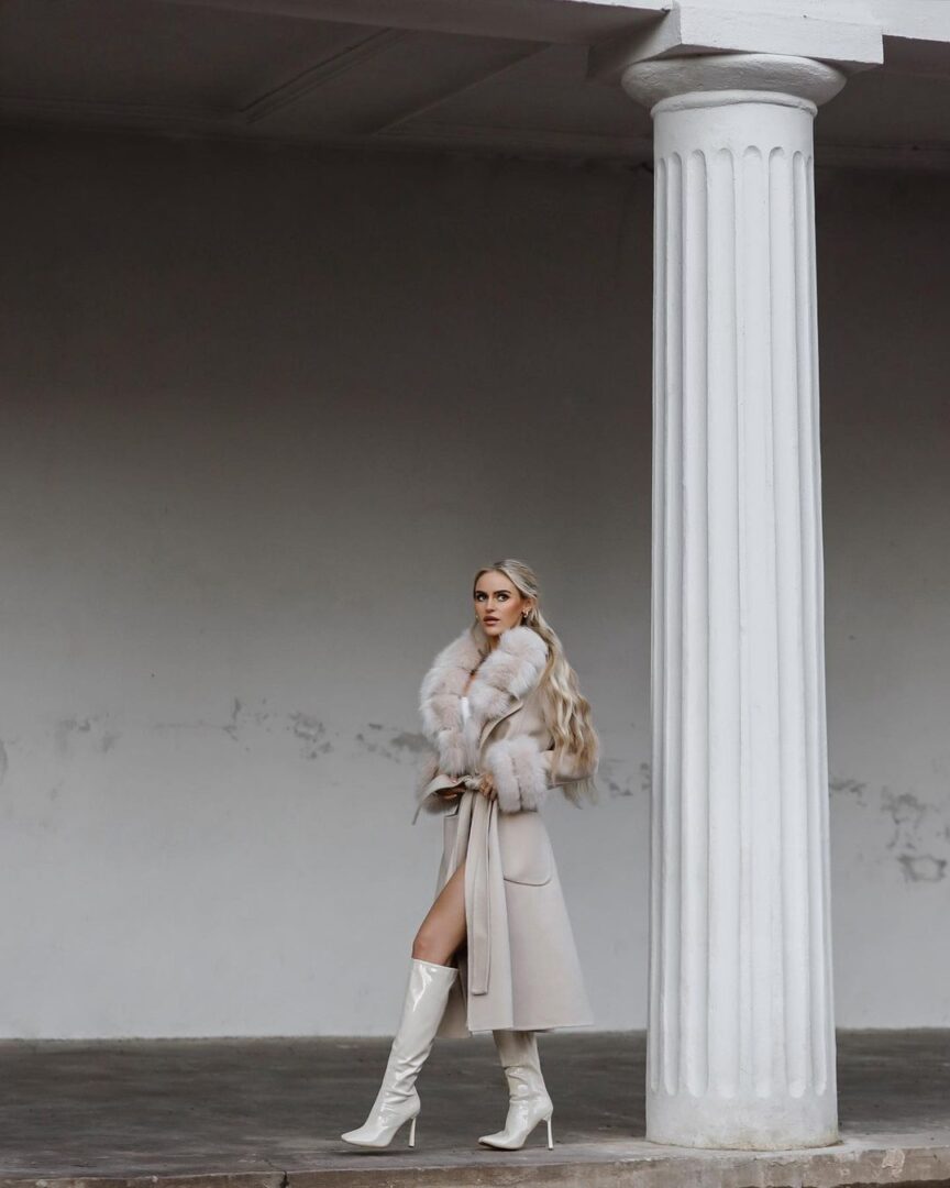 Wool Coat with Fox Fur Collar "Leah" - Real Fur Coats for Women - Aria Moda